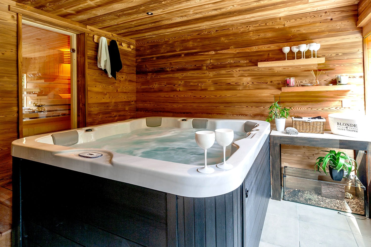 Spa jacuzzi intérieur - Gamme de spas d'intérieur Spa jacuzzi intérieur - Gamme de spas d'intérieur